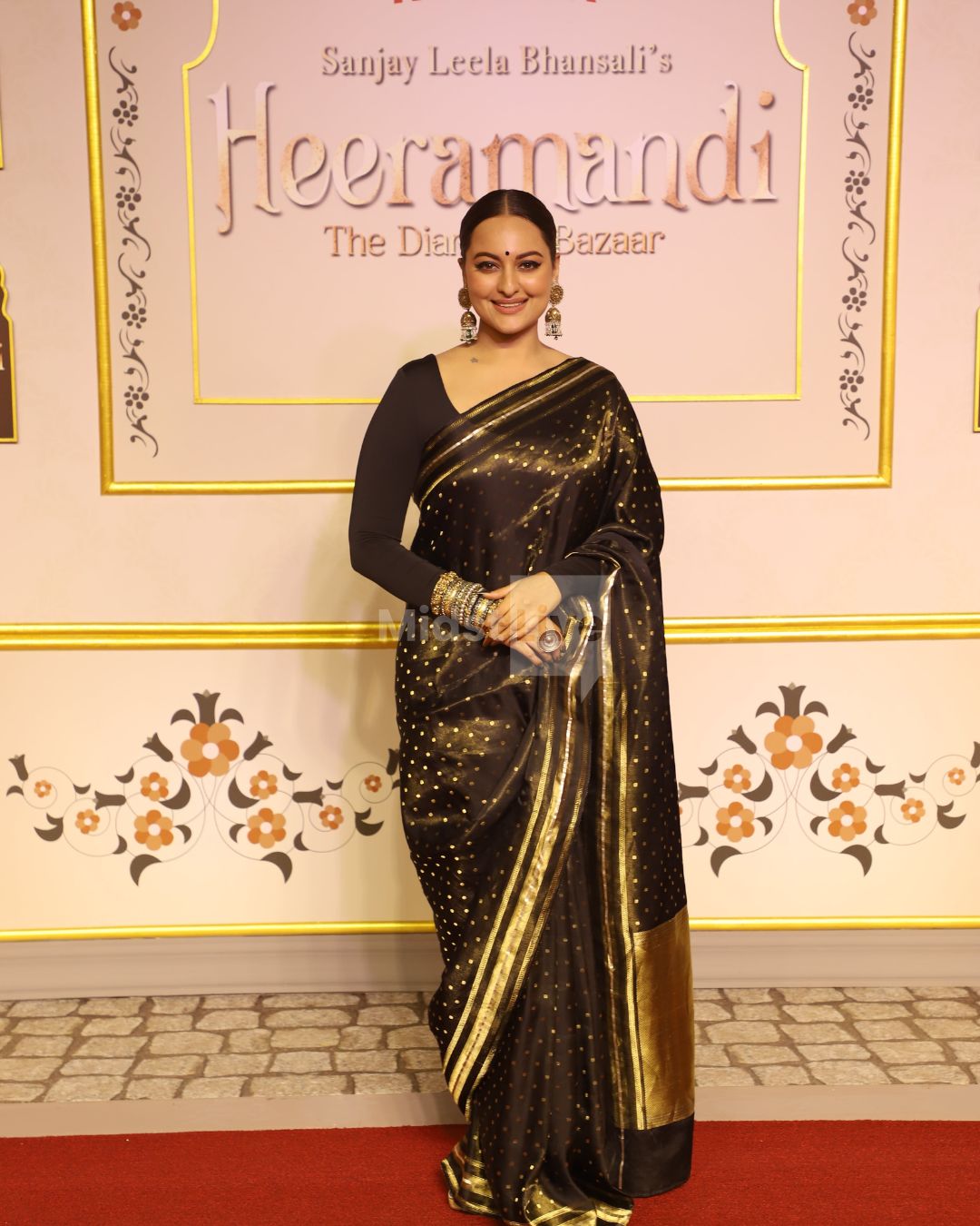 Heeramandi - Netflix series movie premiere Bollywood celebrities photos ...